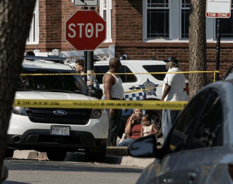 Do you wonder why Chicago has a high murder rate?: Chicago gunfight ...